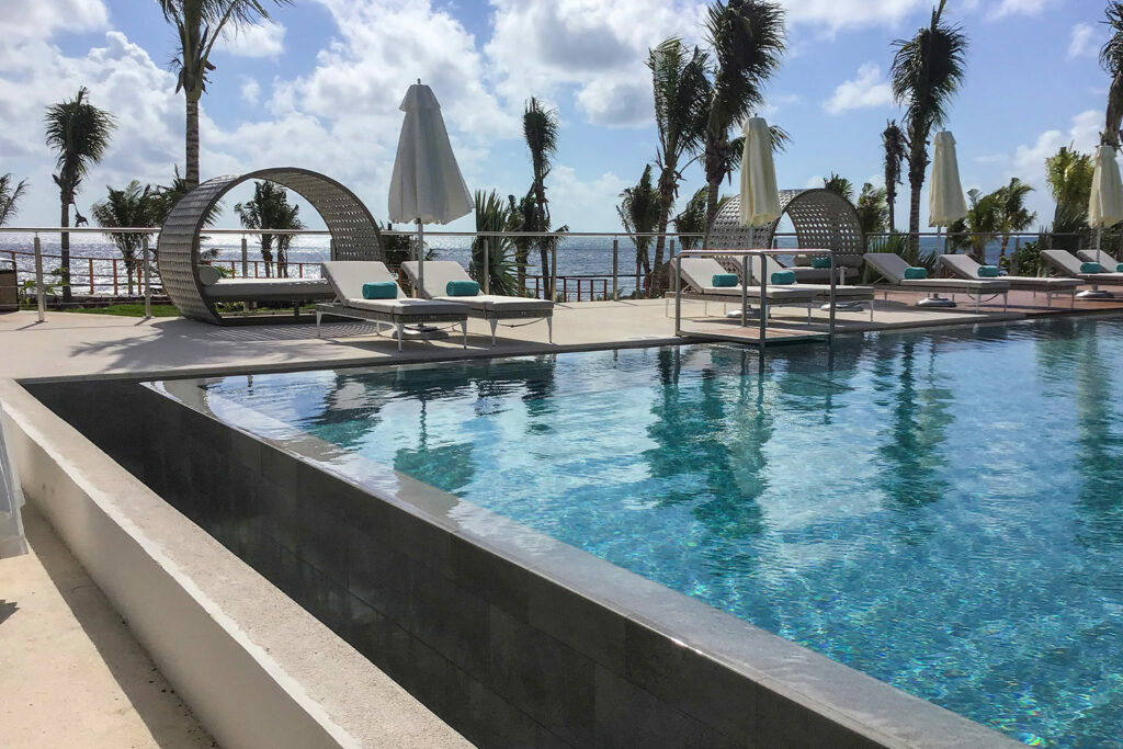 Resort Haven Riviera Cancún – Cerámica Mayor