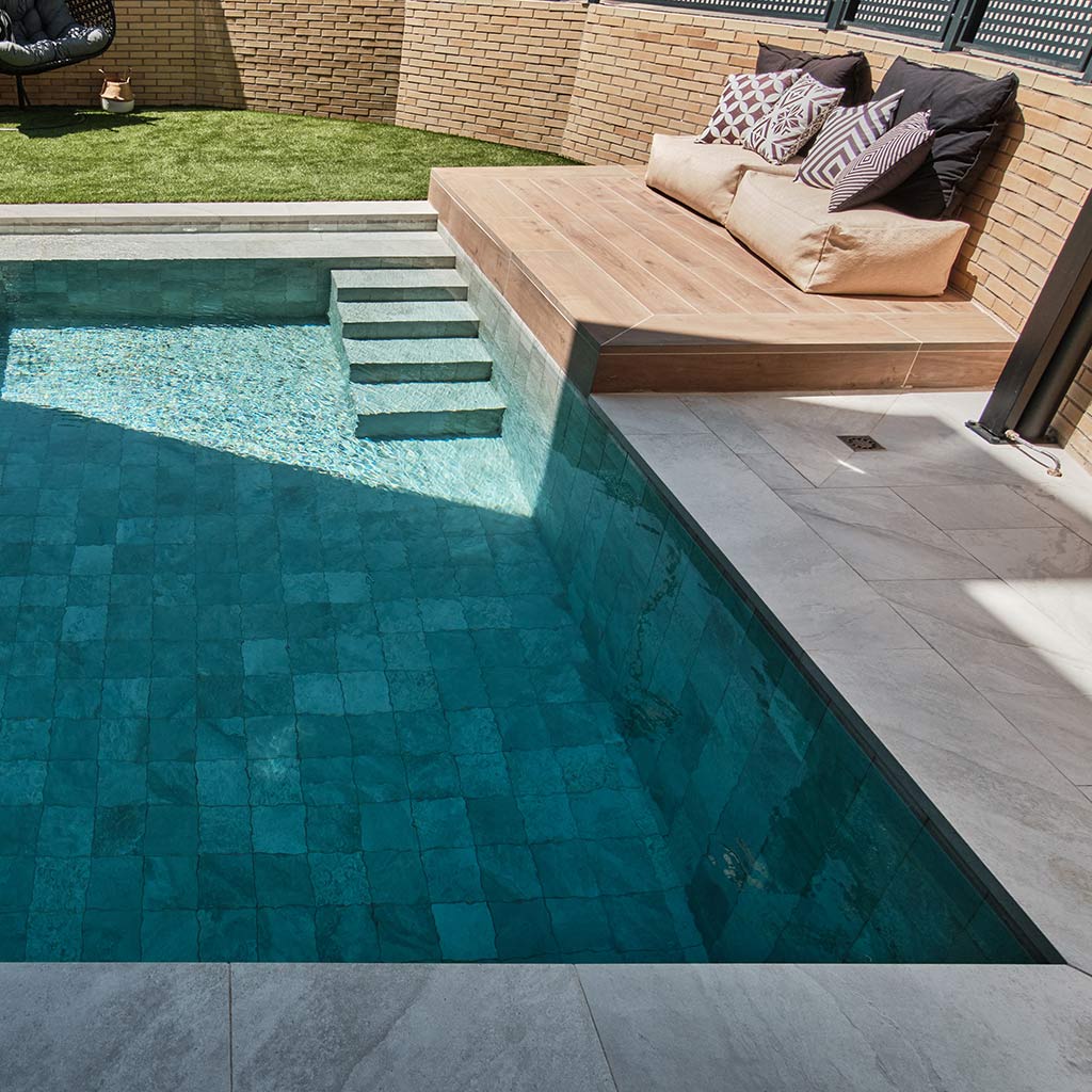 Azulejos y cerámica para piscinas, Soluciones en gres