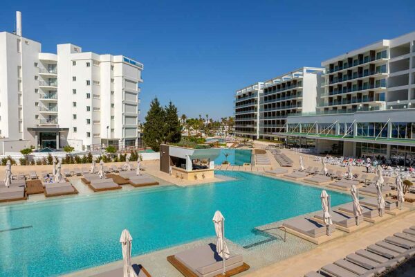 Chrysomare Beach Hotel & Resort - Cerámica Mayor