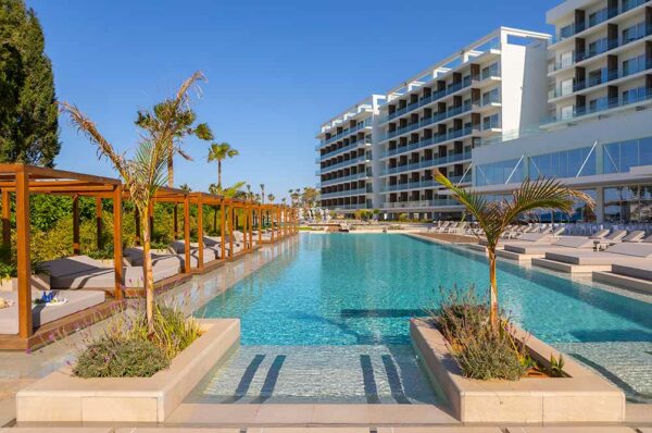 Chrysomare Beach Hotel & Resort - Cerámica Mayor